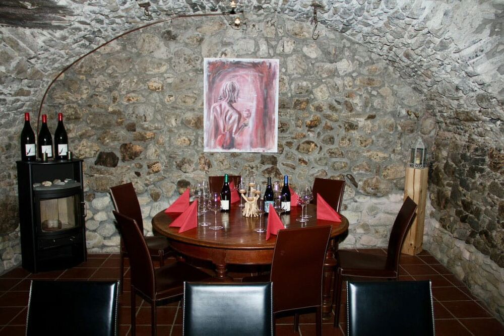 Wein Degustation im Torkel - Weingut Jann Marugg | Fläsch